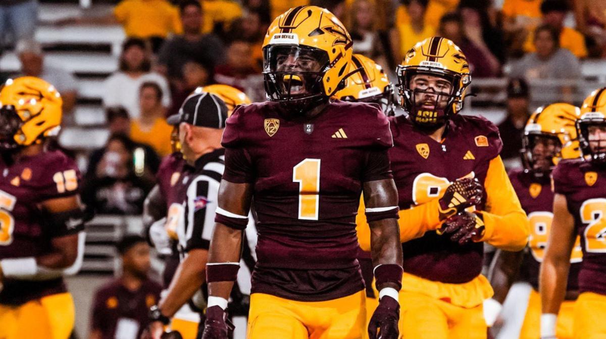 Transfer Jordan Clark Brings Tenacity And Intelligence On The Back End ...