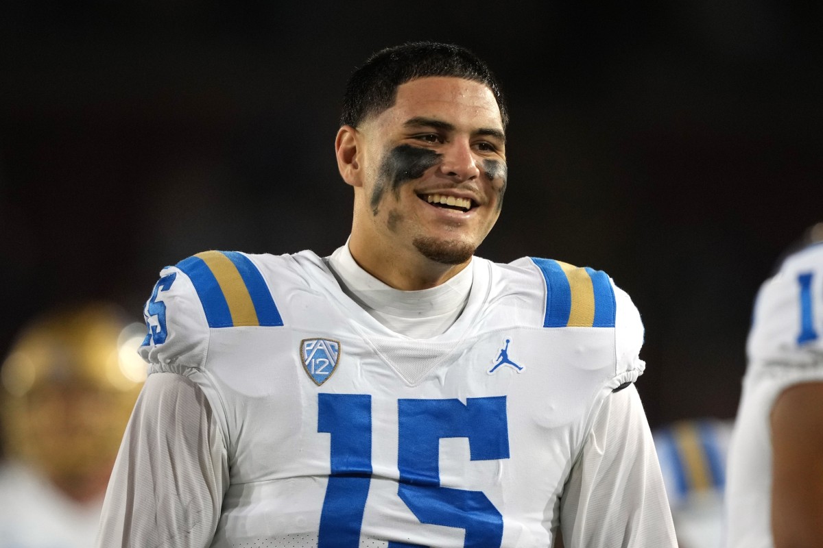 UCLA Football: Bruins Edge Rusher Laiatu Latu Takes Home the Lombardi ...