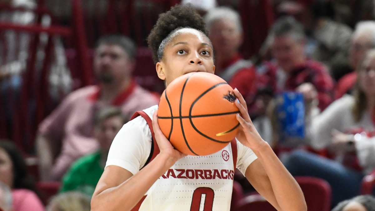 Taliah Scott racks up another award, puts Razorback legend's record at ...