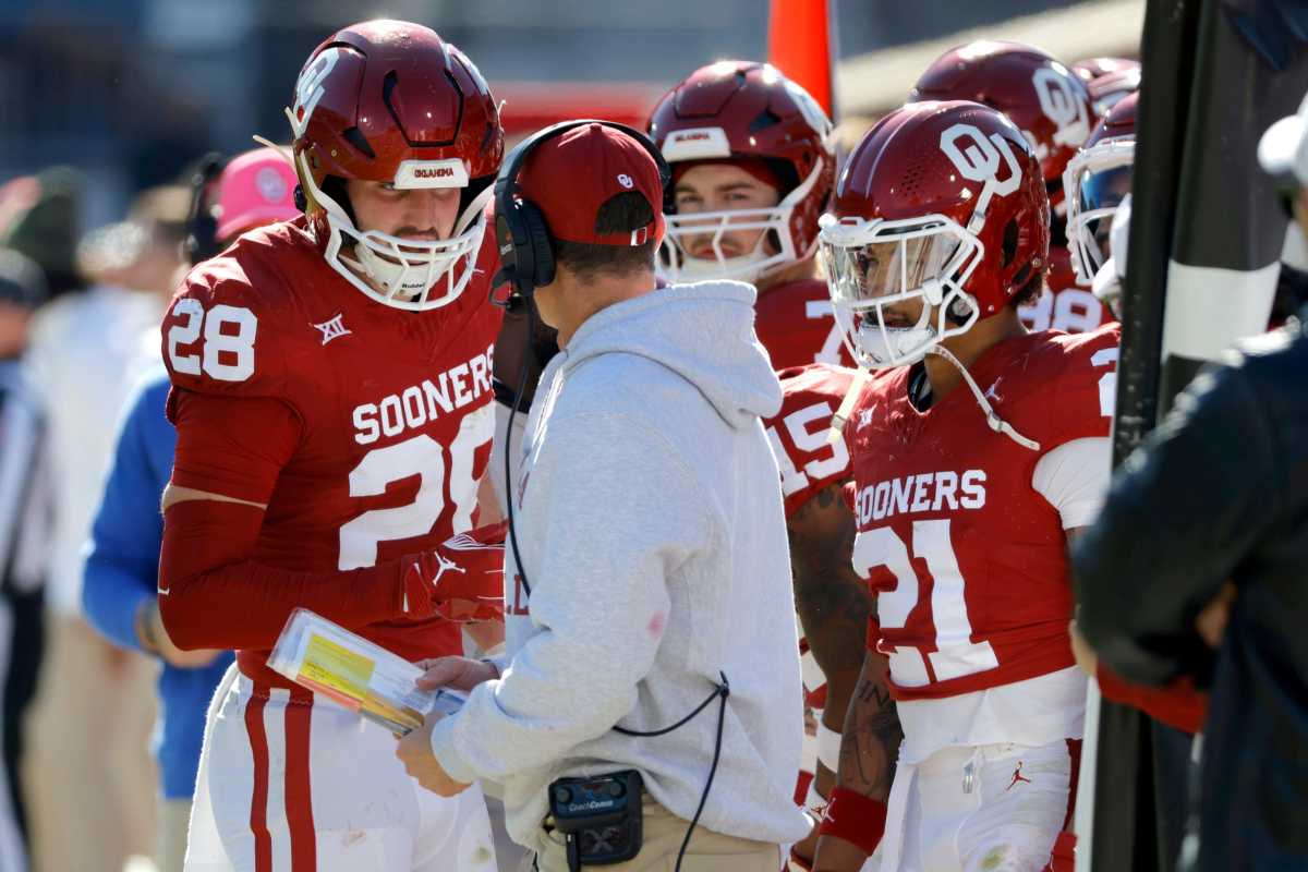 Oklahoma LB Danny Stutsman to Return for 2024 Season - Sports ...
