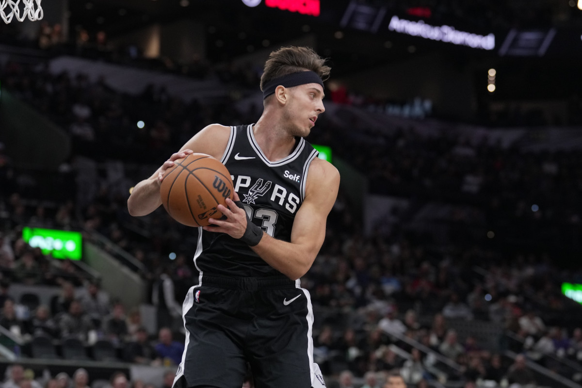 How Zach Collins' Move to Bench Highlights San Antonio Spurs ...