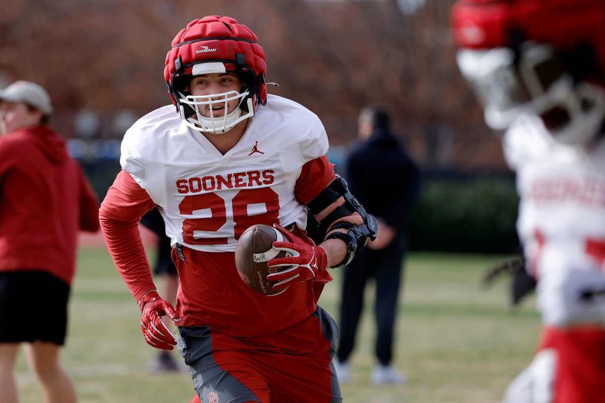 Why Danny Stutsman 'Wasn't Ready' to Leave Oklahoma for the NFL Draft ...