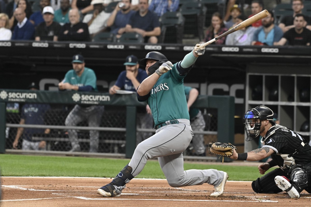 Seattle Mariners Regular Continues to Get Fans Excited with Offseason ...