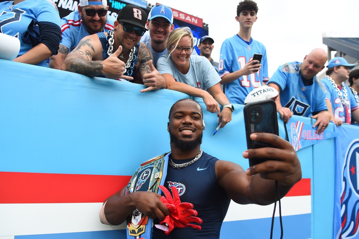 Linebacker Azeez Al-Shaair: ‘I’d Love To Re-Sign With Tennessee Titans ...