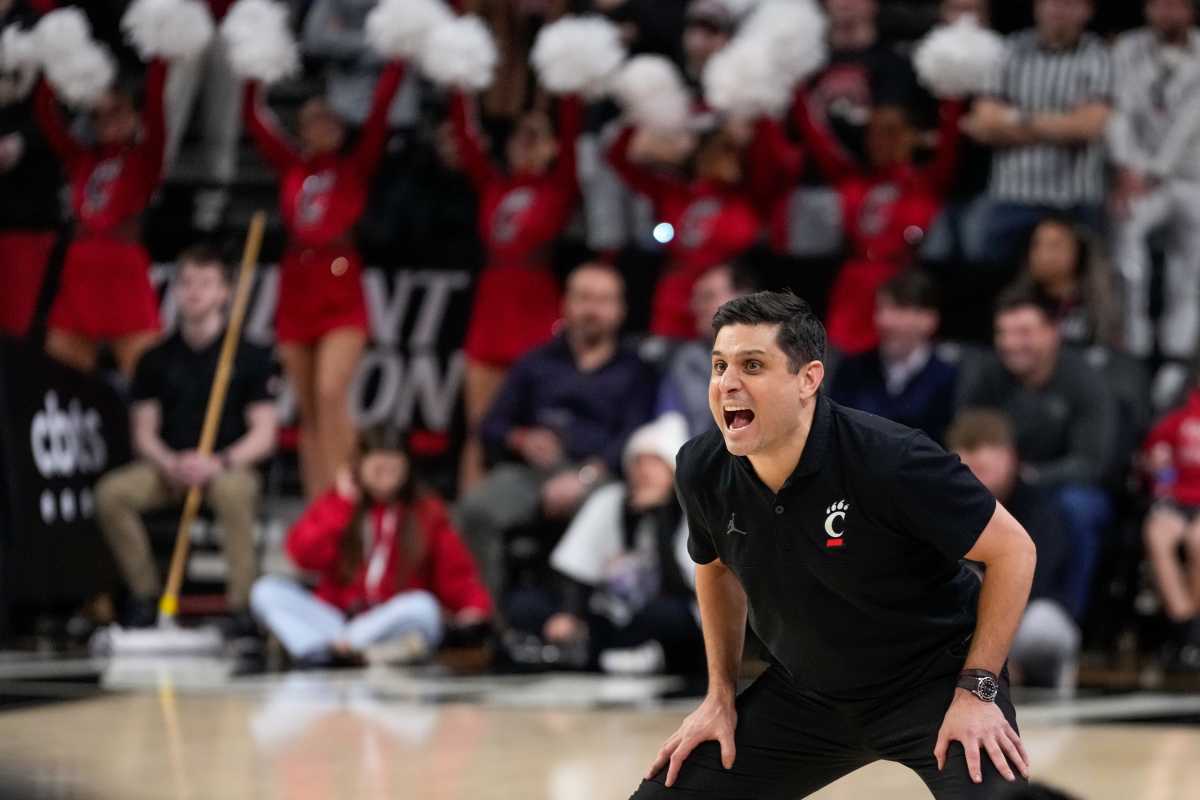 Cincinnati Bearcats Basketball Moderate Favorites Over Kansas State at ...