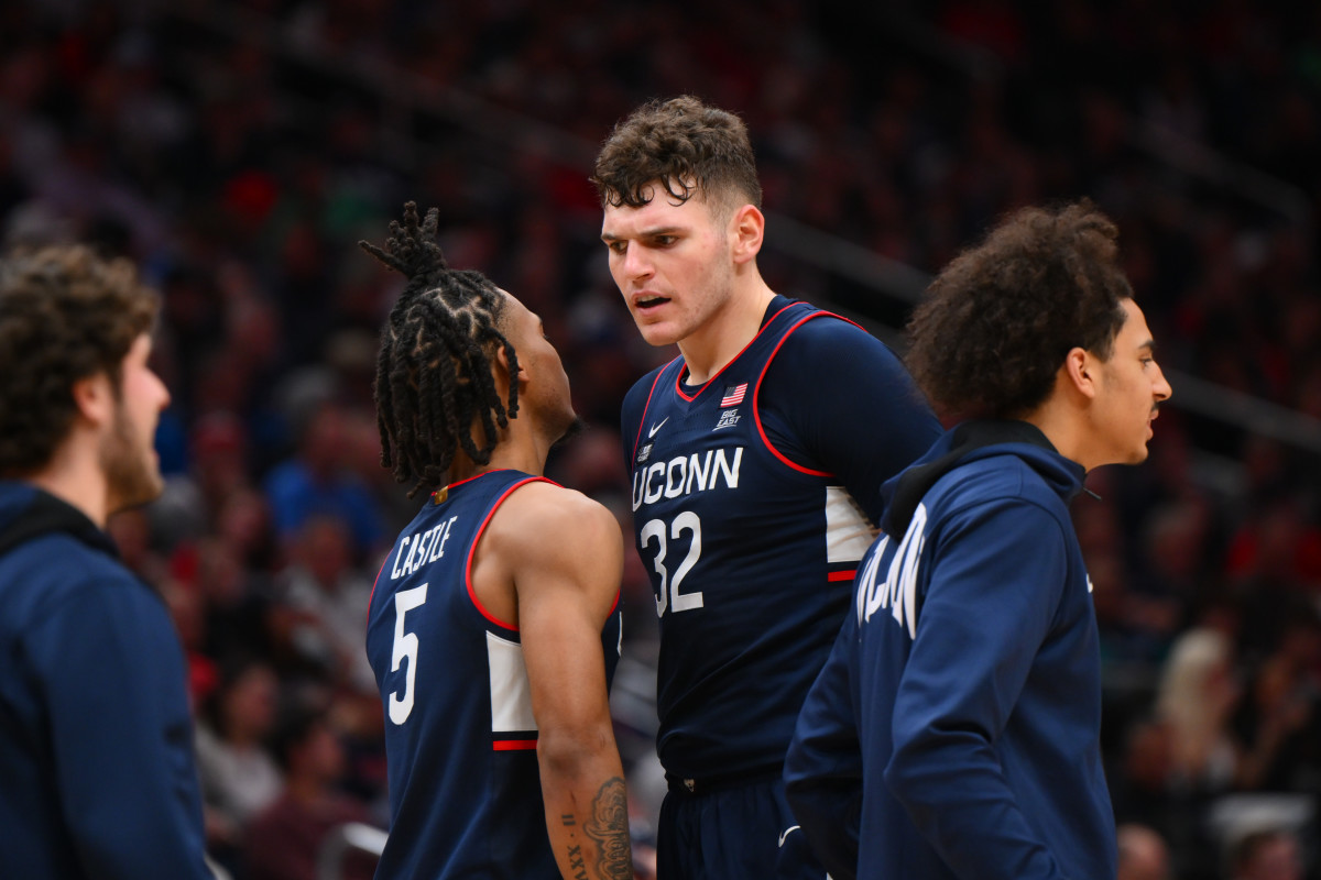 UConn’s Donovan Clingan to Miss Time With Foot Injury - NBA Draft ...