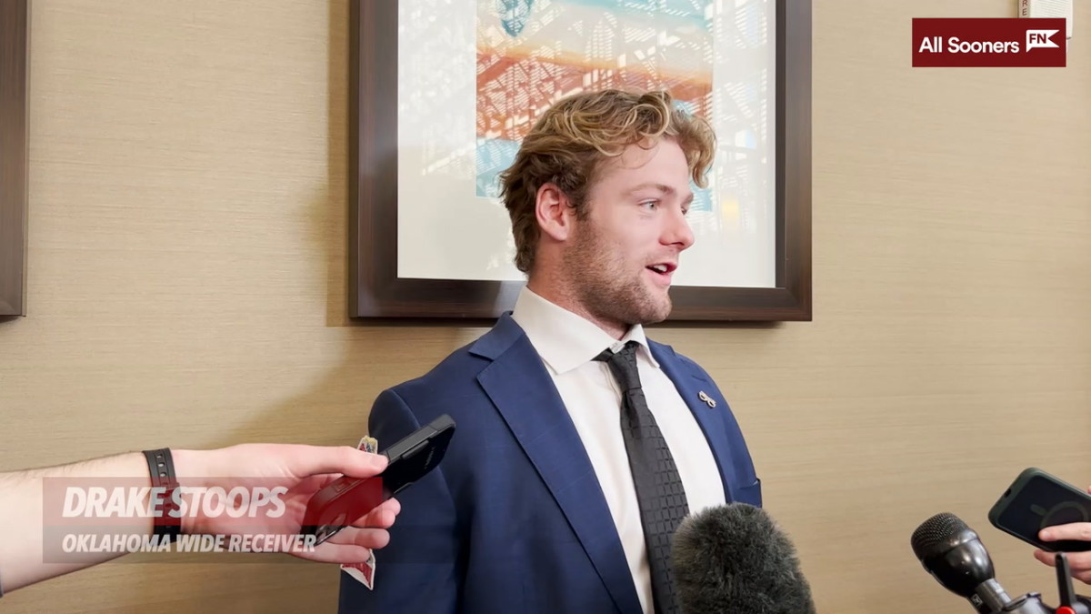 WATCH: Oklahoma WR Drake Stoops, CB Woodi Washington Alamo Bowl Arrival ...