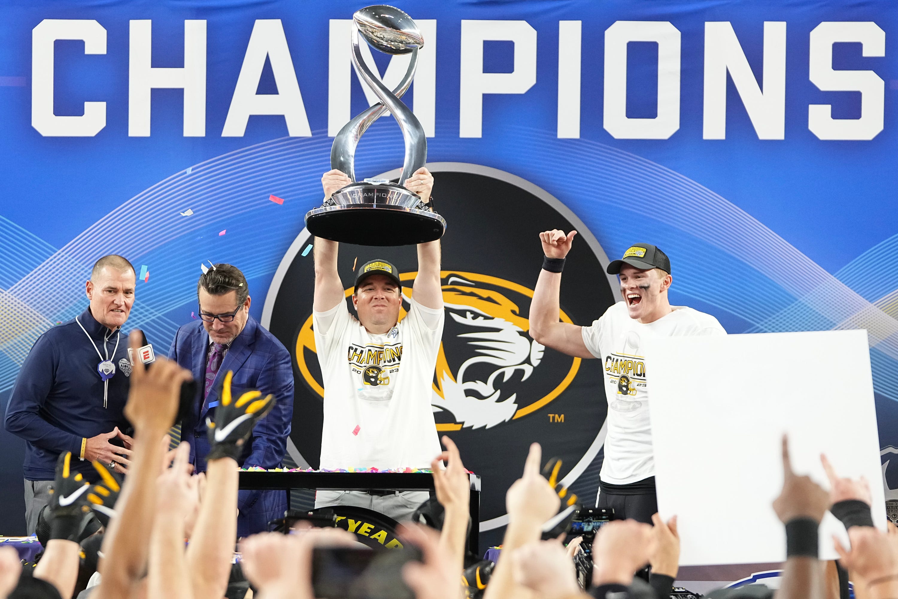 ‘A Dirty, Hard-Working Brotherhood’: How Mizzou's Cotton-Bowl Victory ...