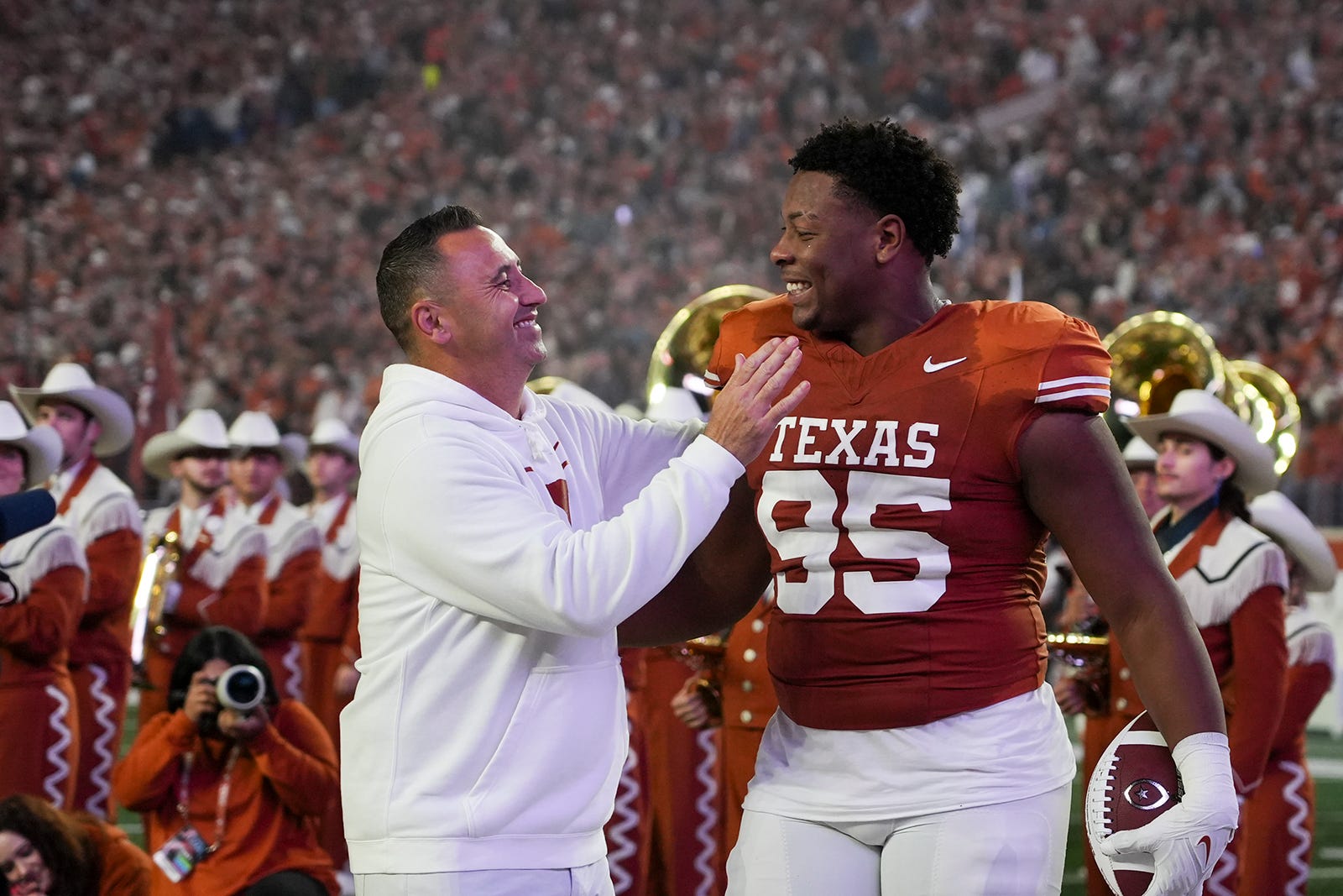 Texas Longhorns Defensive Lineman Alfred Collins 'Expected to Return ...