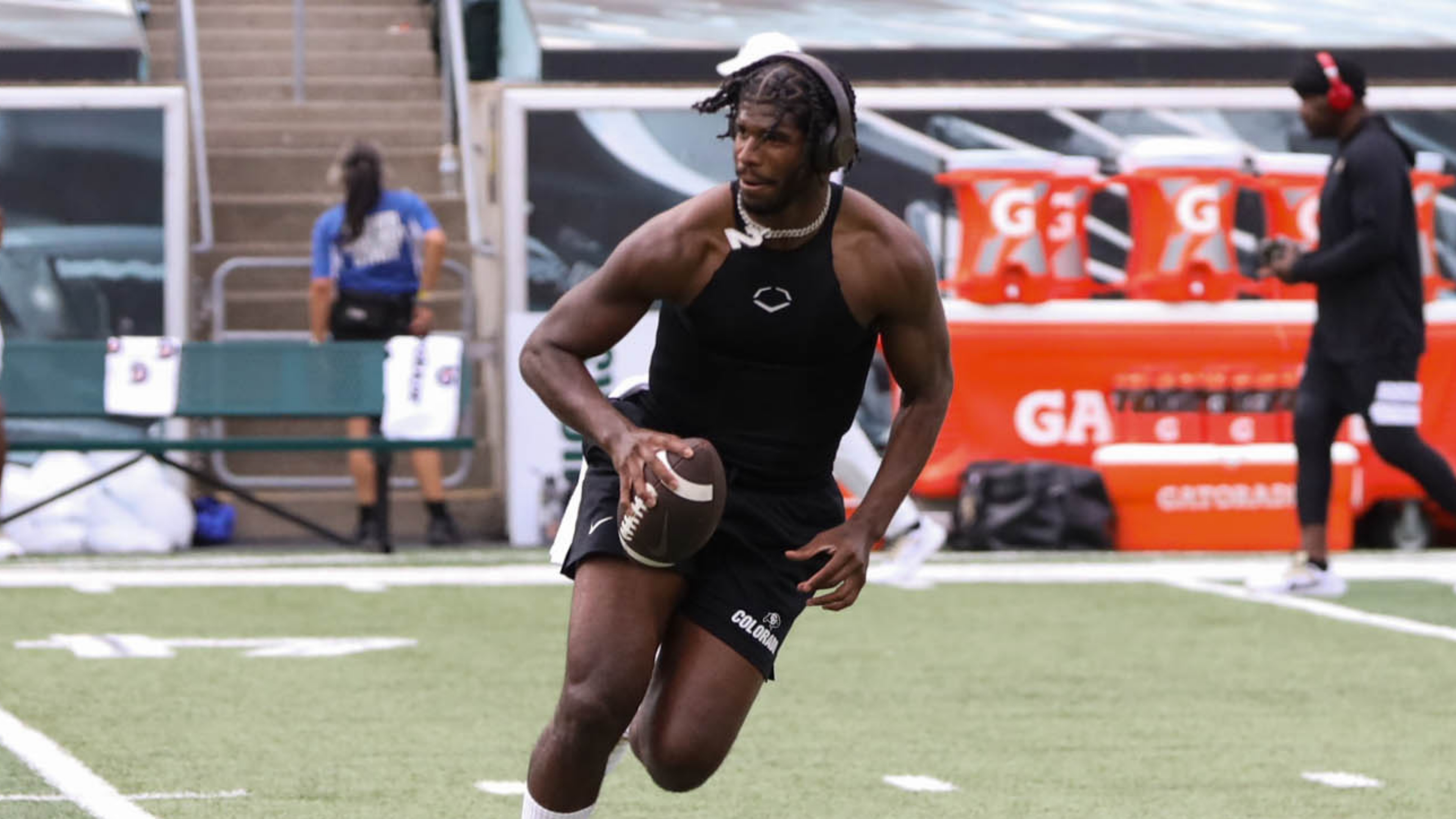 Colorado's Shedeur Sanders touted as third-best QB on 2024 NFL Draft ...