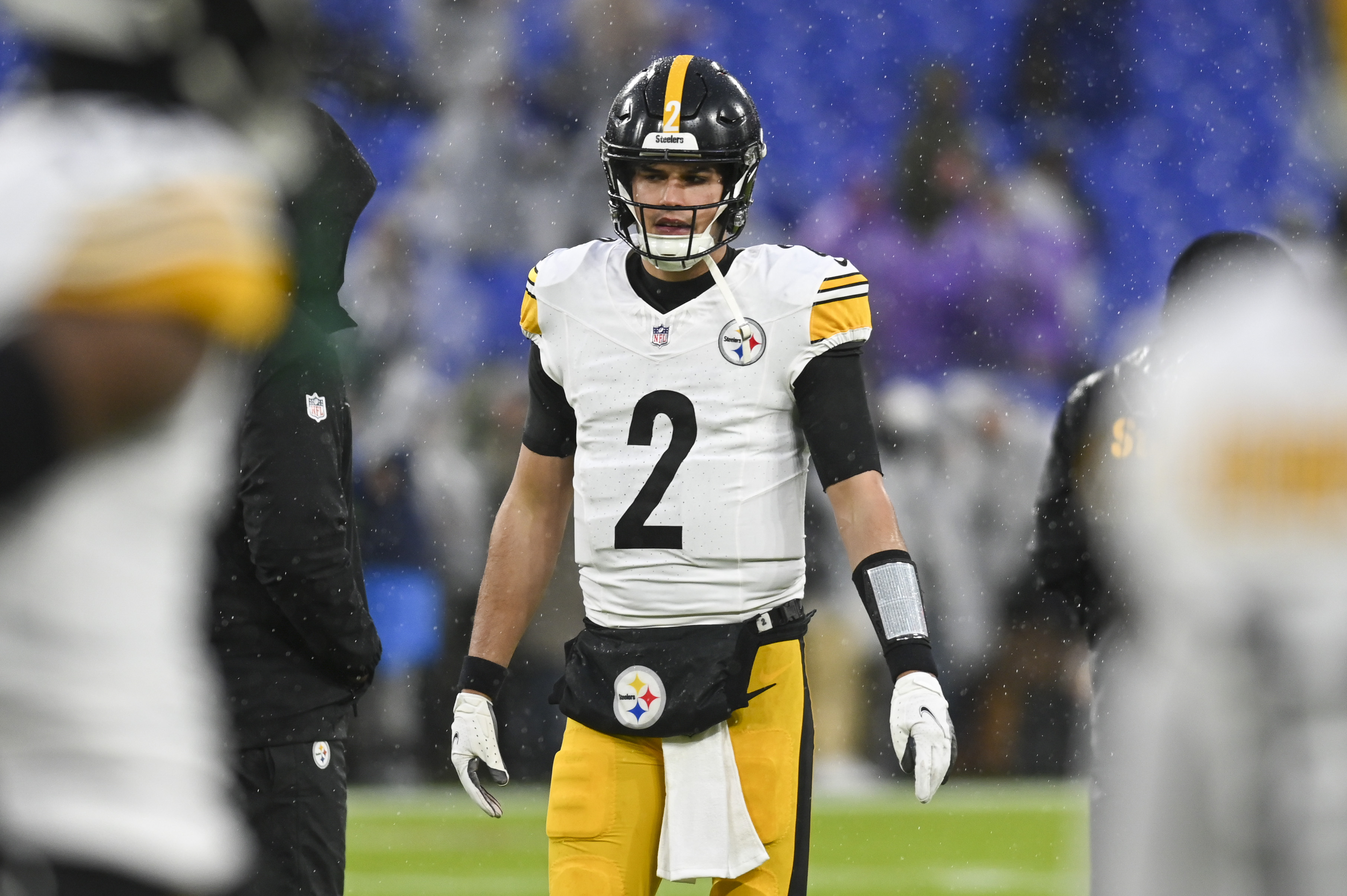 Former Cowboys Quarterback Puts Steelers in Playoff Hunt With Big Win ...