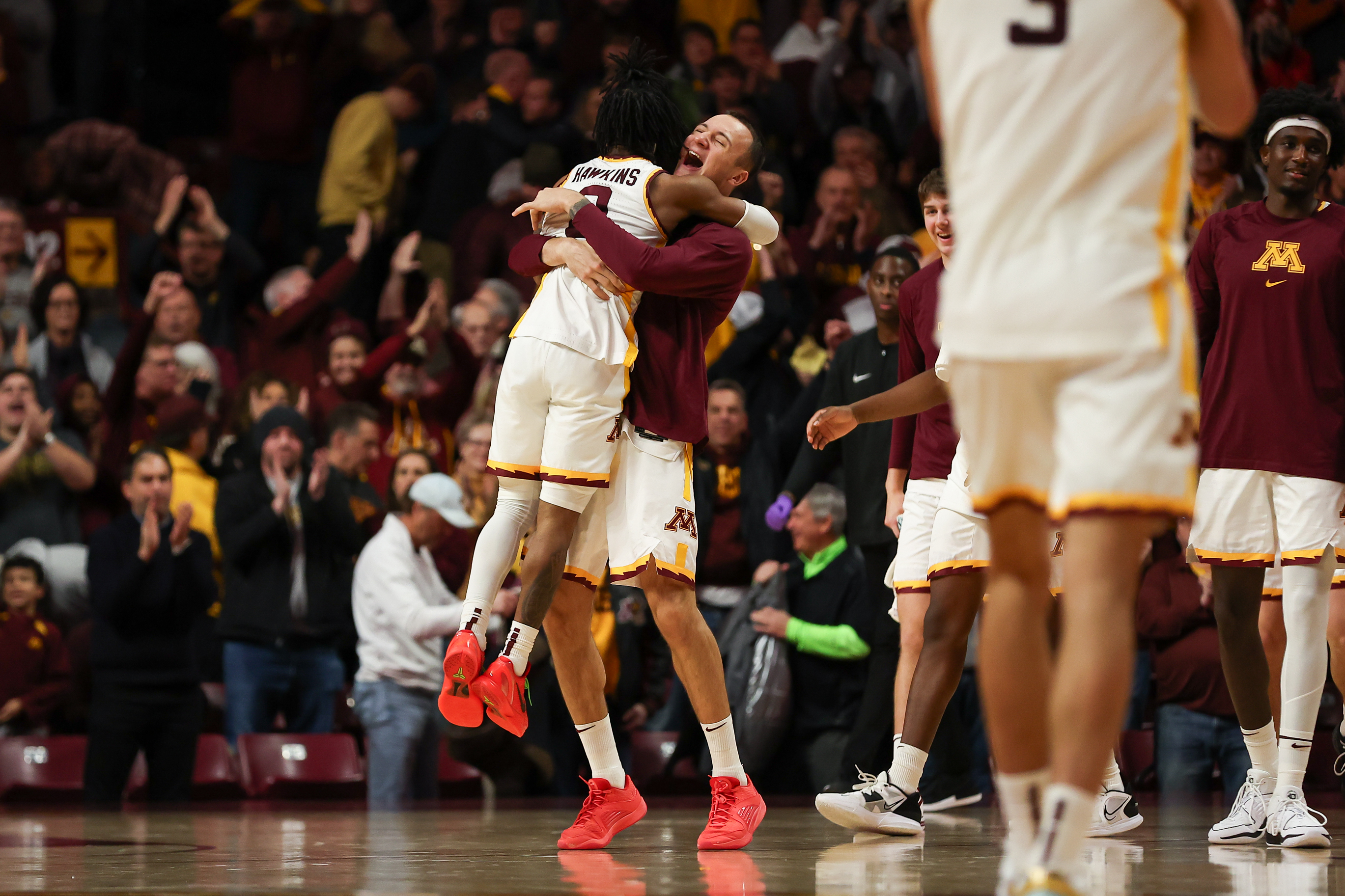 Column: It's time for fans to get behind the Gophers men's basketball ...