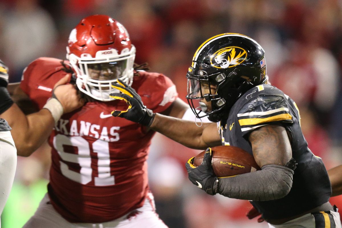 Arkansas' Taurean Carter flips commitment from SMU to Deion Sanders and ...