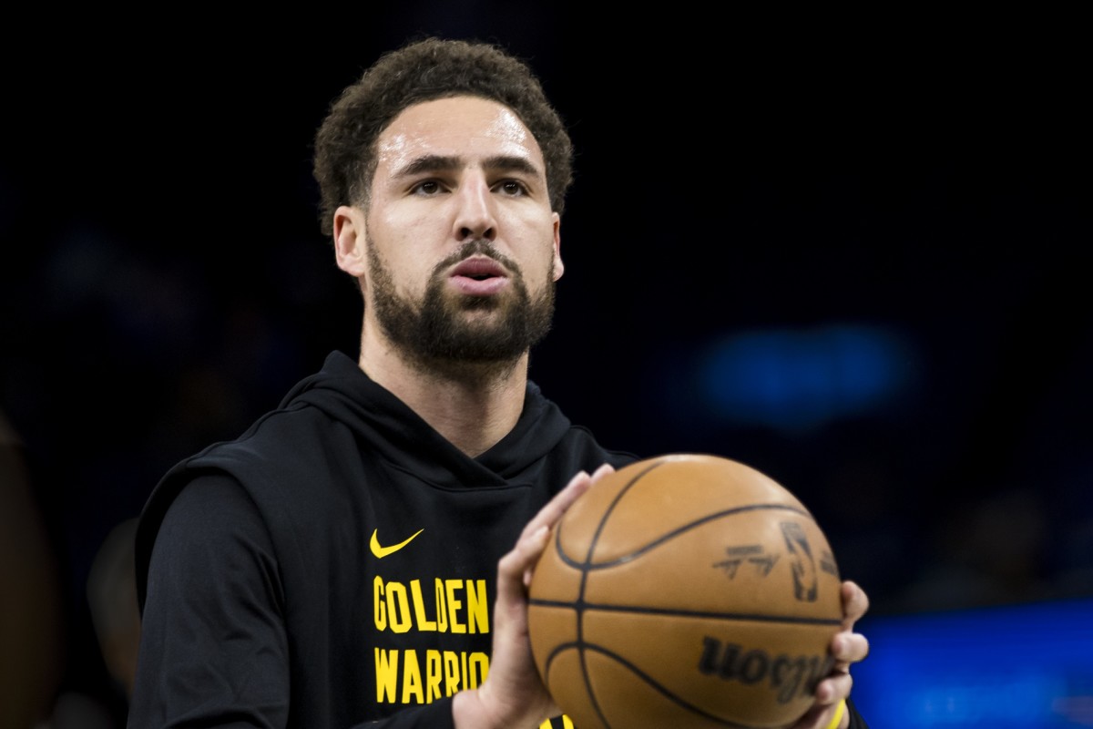 Klay Thompson Gives Shocking Reaction to Warriors Fans Booing Team - Inside the Warriors