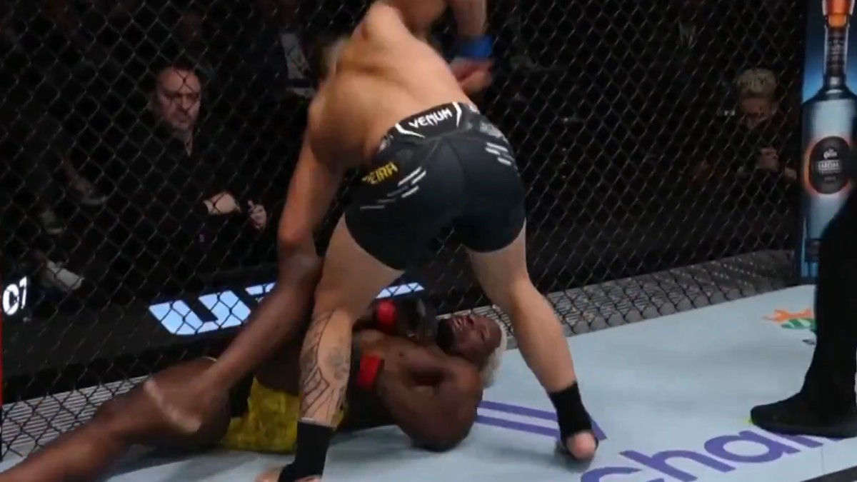 UFC VIDEO: Fighter Knocked Limp by Brutal Ground Strikes - Sports ...