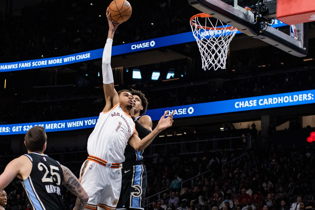 San Antonio Spurs Start Off Cold in Loss vs. Atlanta Hawks - Sports ...