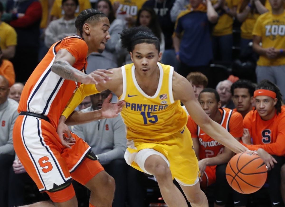Pitt Panthers G Jaland Lowe Enjoys Career Night - Sports Illustrated ...