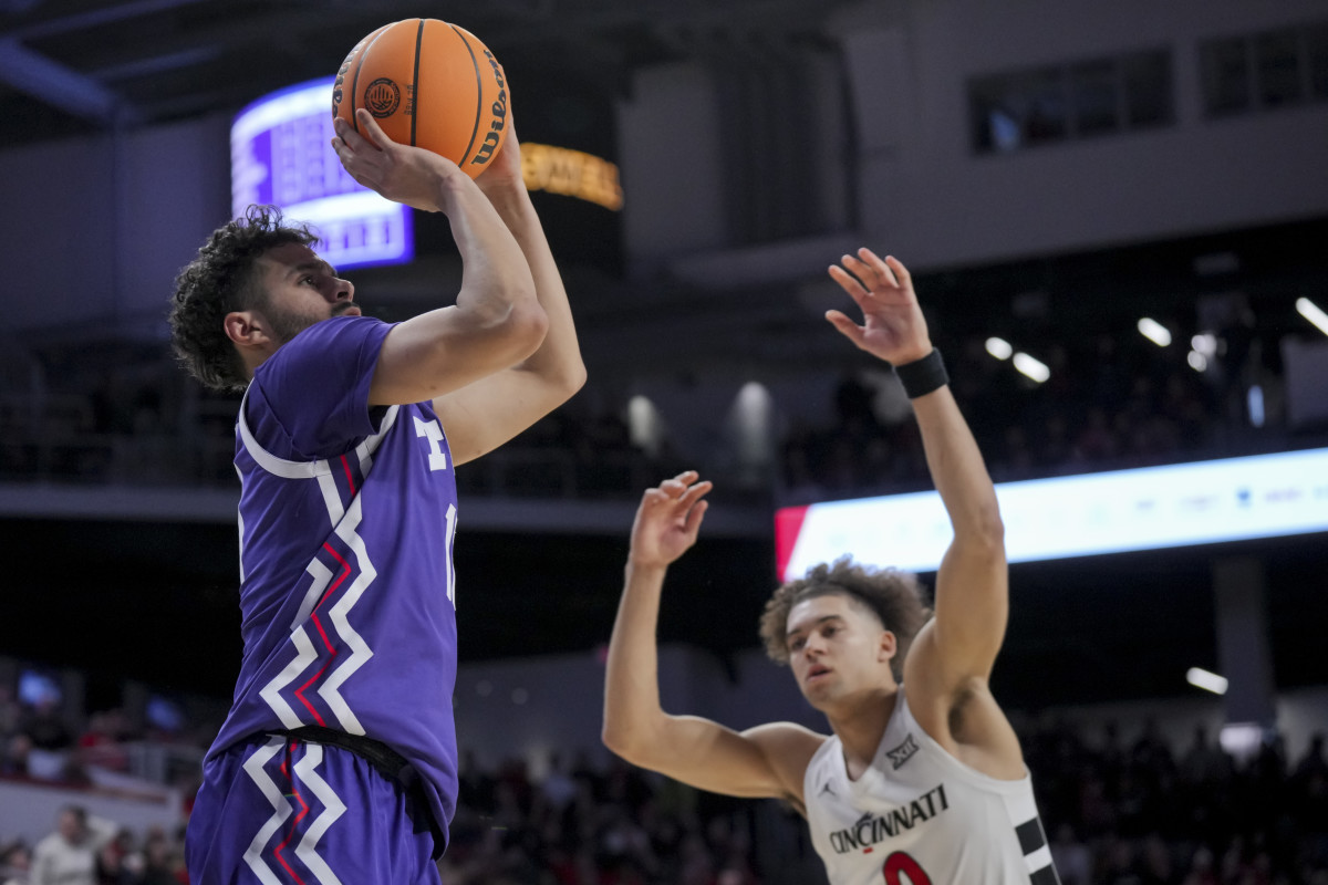 TCU Men's Basketball Loses Wild Game to Cincinnati - Sports Illustrated ...