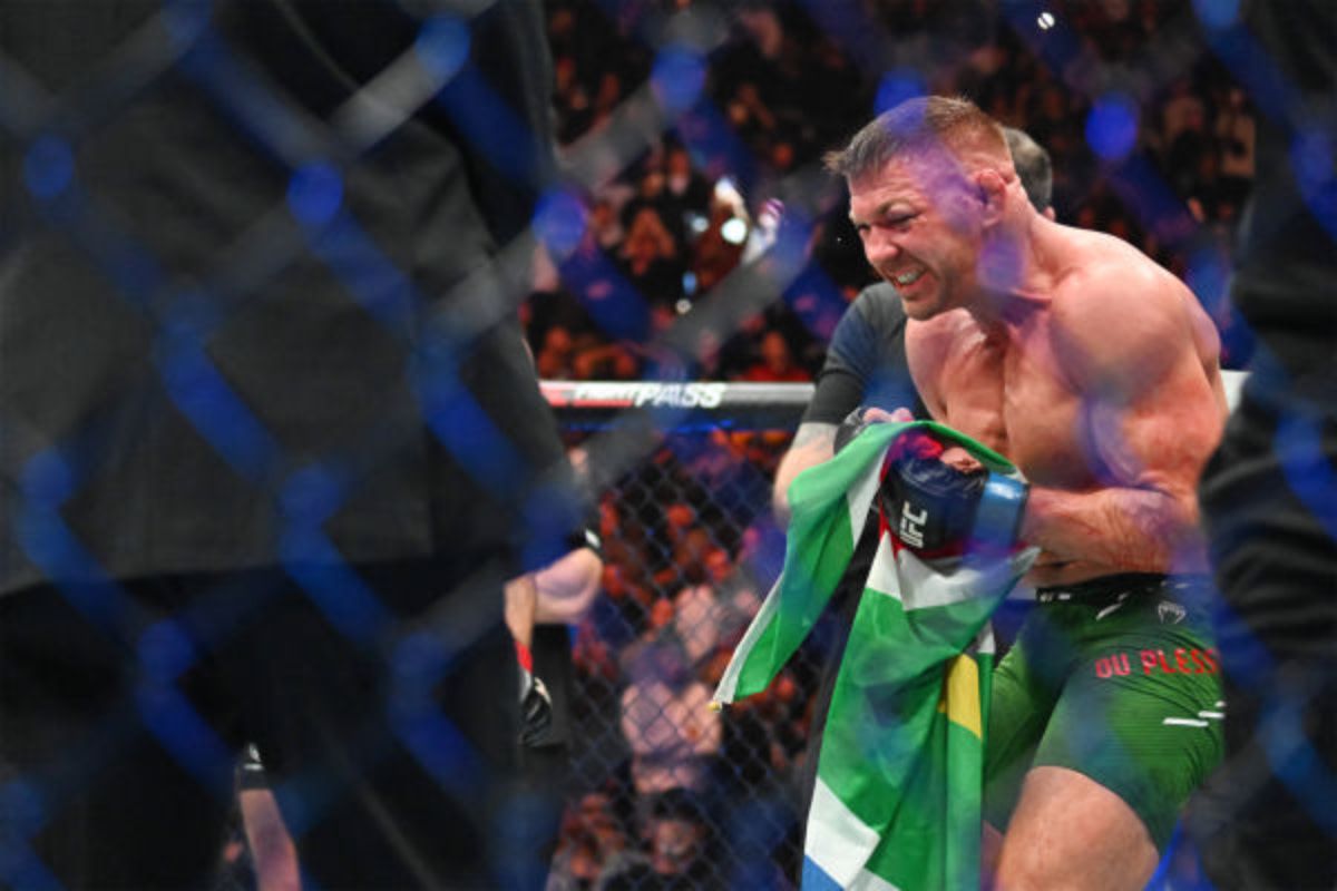 UFC 297 Bonuses: Sean Strickland, Dricus Du Plessis Earn Fight Of The ...