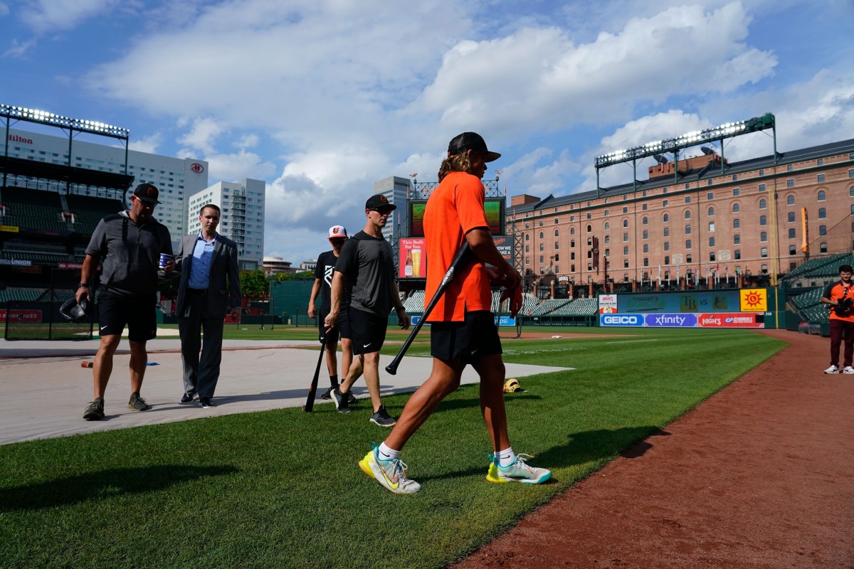 Baseball's No. 1 Overall Prospect Has the Ultimate Living Situation and ...