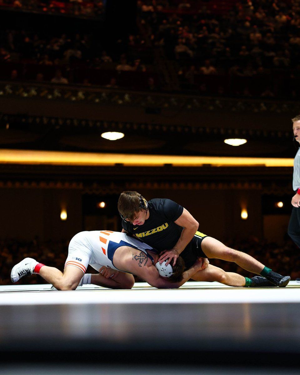 No. 2 Mizzou Wrestling Marches Through No. 20 West Virginia - MizzouCentral