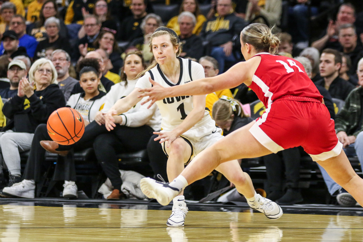 Hawkeyes Bounce Back Against Nebraska - Sports Illustrated Iowa ...