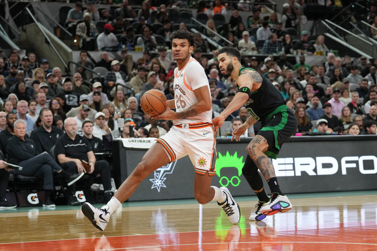 San Antonio Spurs' Dominick Barlow Set to Play at NBA All-Star Weekend ...