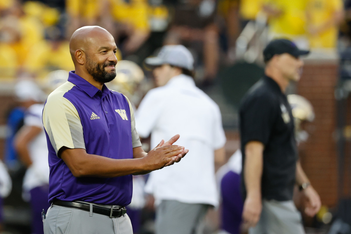 Atlanta Falcons' Jimmy Lake Compares College, NFL Play-Calling Duties ...