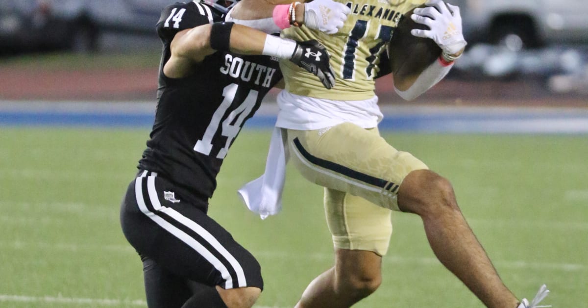 Look: Laredo Alexander ekes out 20-13 win over United South in pivotal ...