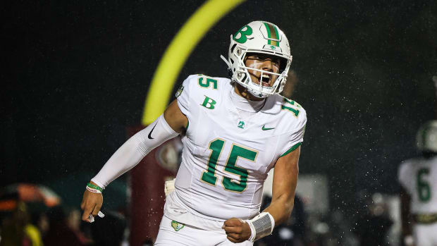 Dylan Raiola, Georgia Bulldogs 5-star quarterback commit, scores 5 ...