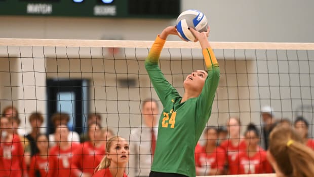 Photos: Mira Costa shocks national No. 1 Mater Dei in girls volleyball ...