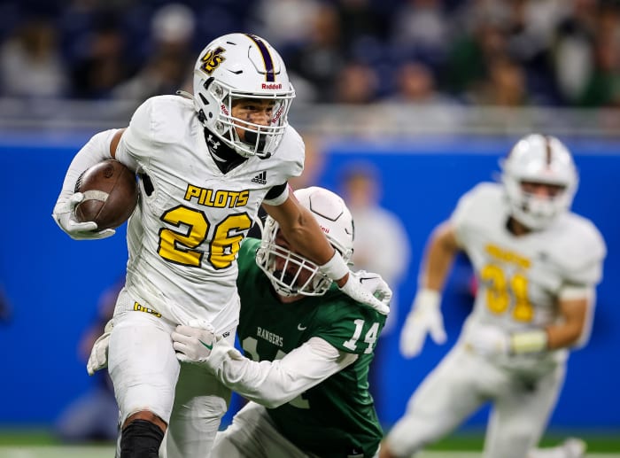 Vote: Who is the top pass catcher in Michigan high school football ...