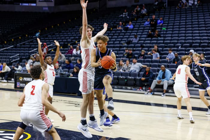 Quincy uses strong second half to beat Chaminade in Illinois-Missouri ...