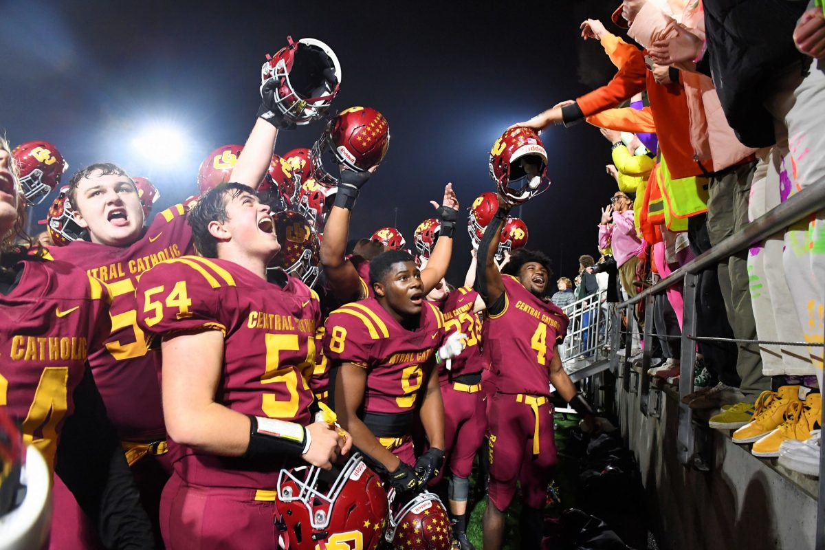 Central Catholic beats Tualatin to repeat as Oregon 6A football ...