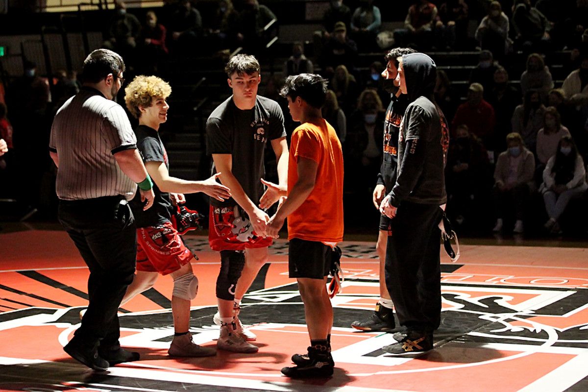 Photos: Thurston vs. Dallas wrestling - Sports Illustrated High School ...
