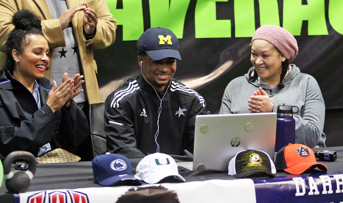 Darrius Clemons of Westview, Oregon’s top senior prospect, picks ...