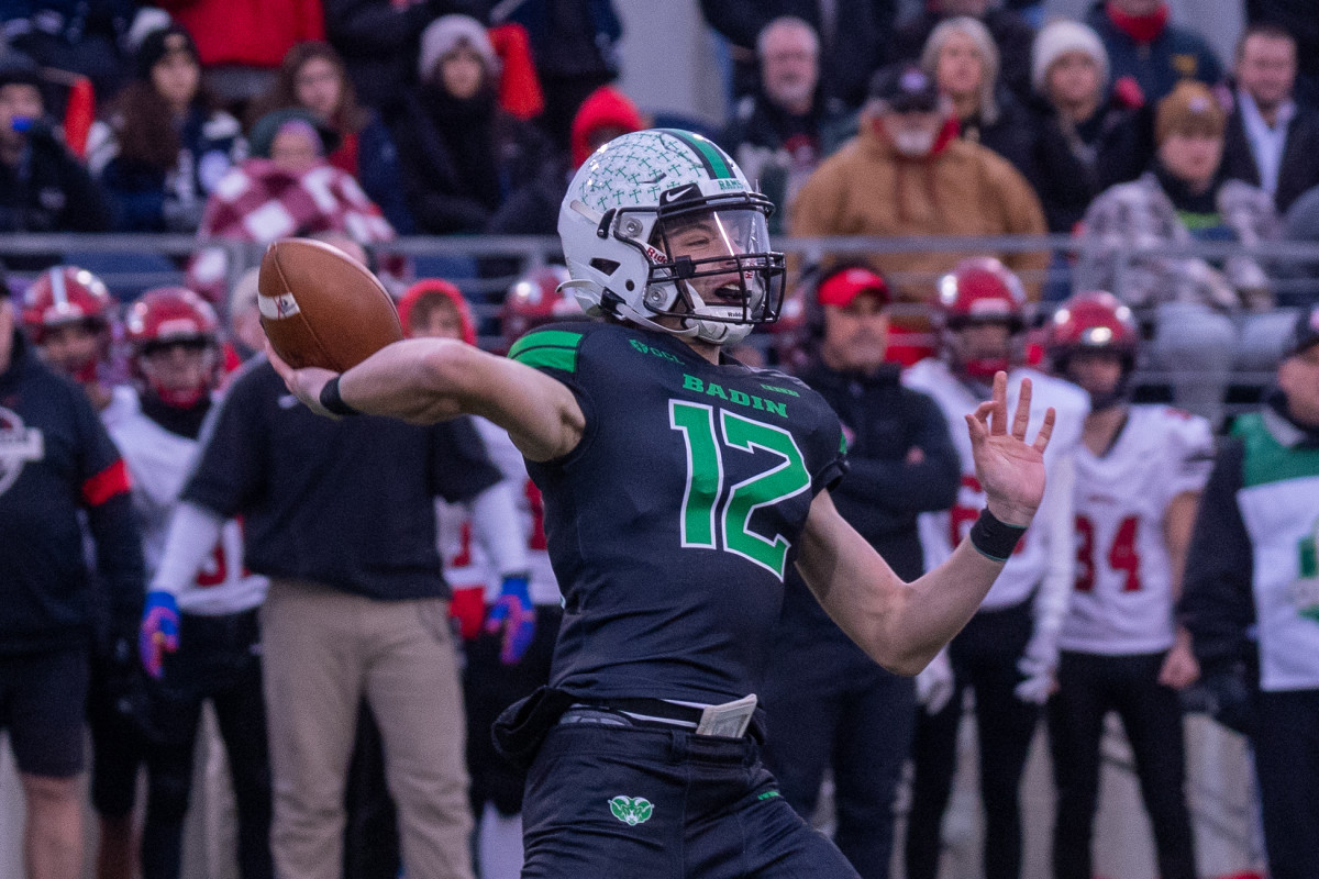Back-to-back state champion Chardon becomes the first 16-0 team ever in ...