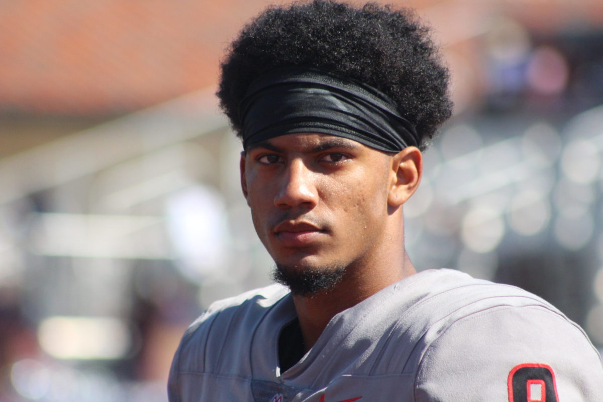 Notre Dame Fighting Irish Football signs dominant California defensive ...