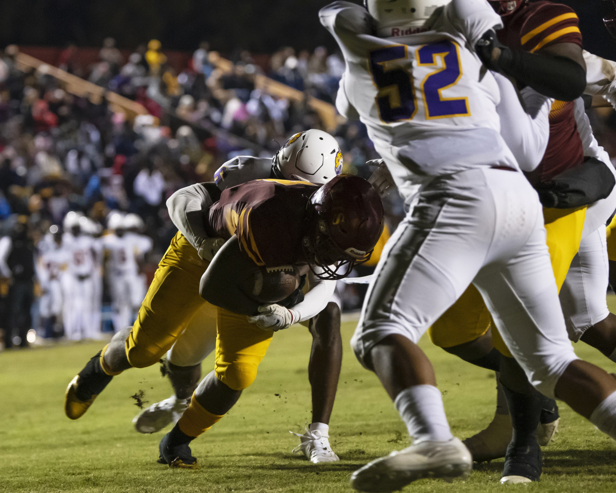 Photos: Kiron Benjamin scores 5 TDs as Laurel hammers Hattiesburg in ...