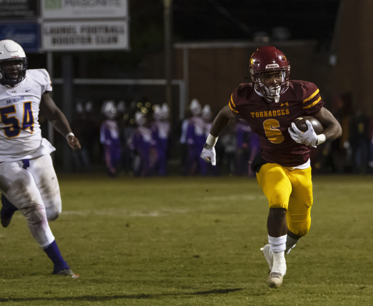 Photos: Kiron Benjamin scores 5 TDs as Laurel hammers Hattiesburg in ...