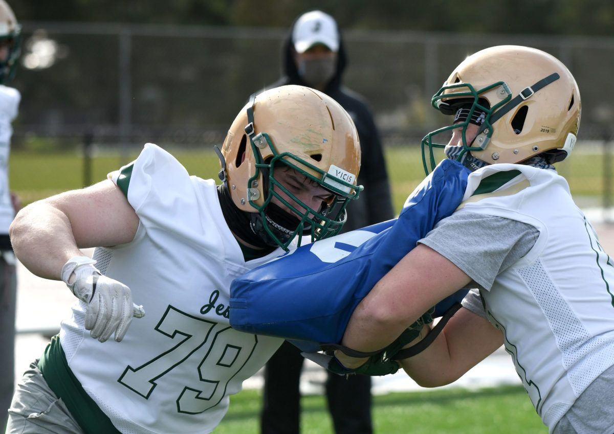 PHOTOS: Jesuit Crusaders prepare for 2021 spring football season ...