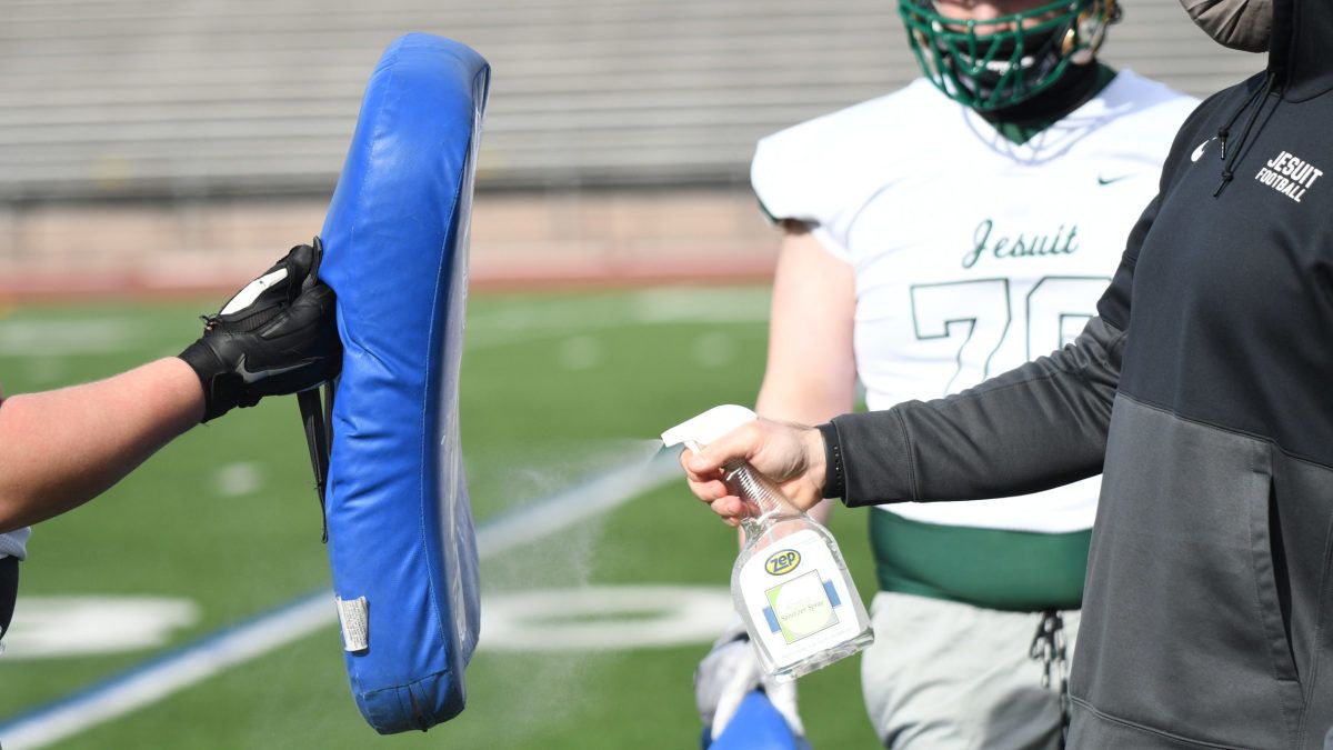 PHOTOS: Jesuit Crusaders prepare for 2021 spring football season ...