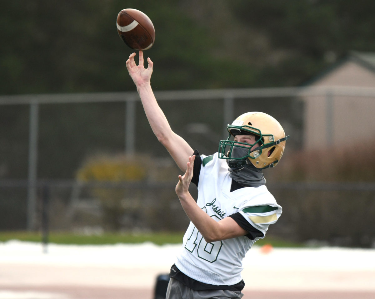 Jesuit football team has questions, but ‘The Franchise’ keeps Crusaders ...