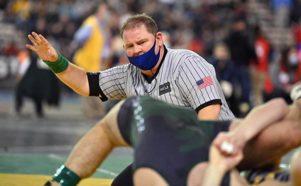 Photos: End-of-day grind as some wrestlers advance to Mat Classic ...