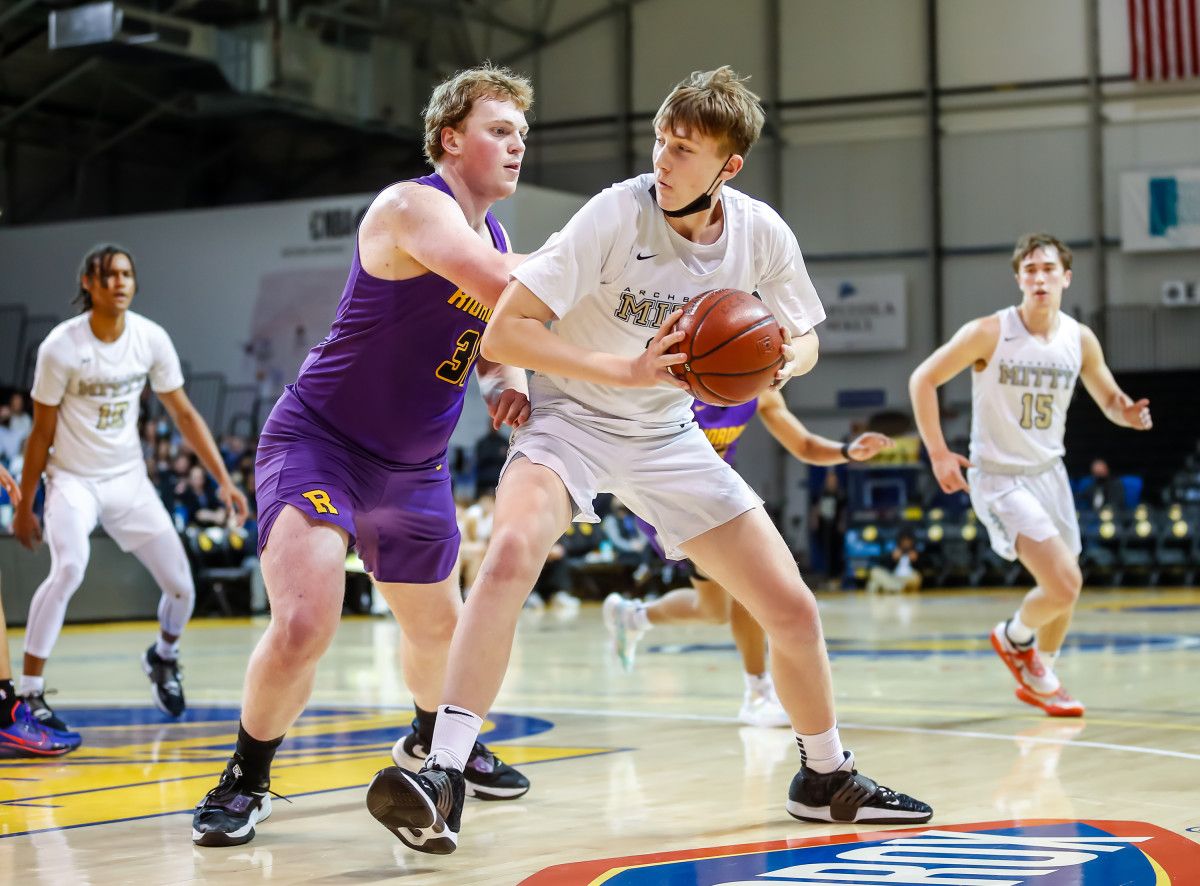 Photos: King-Njhsanni Wilhite leads Riordan over Mitty in Central Coast ...