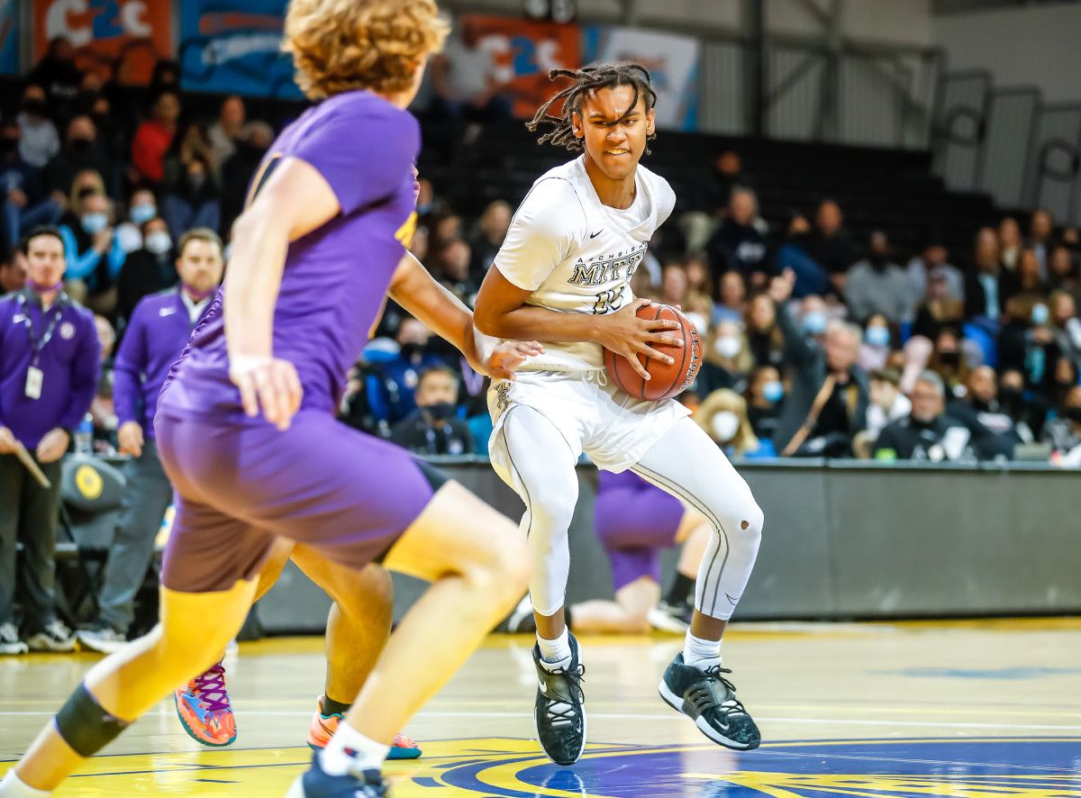 Photos: King-Njhsanni Wilhite leads Riordan over Mitty in Central Coast ...