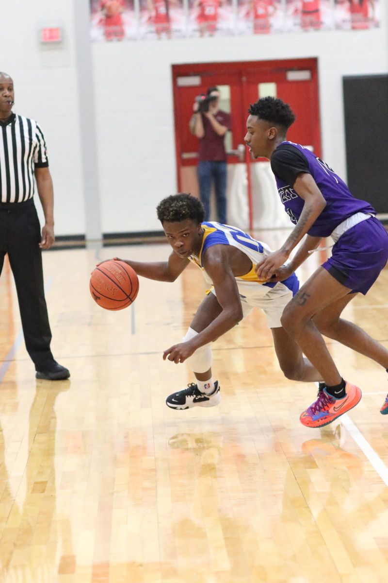Photos: Kevondre Corona leads Calvert over Trinidad in Texas 1A boys ...