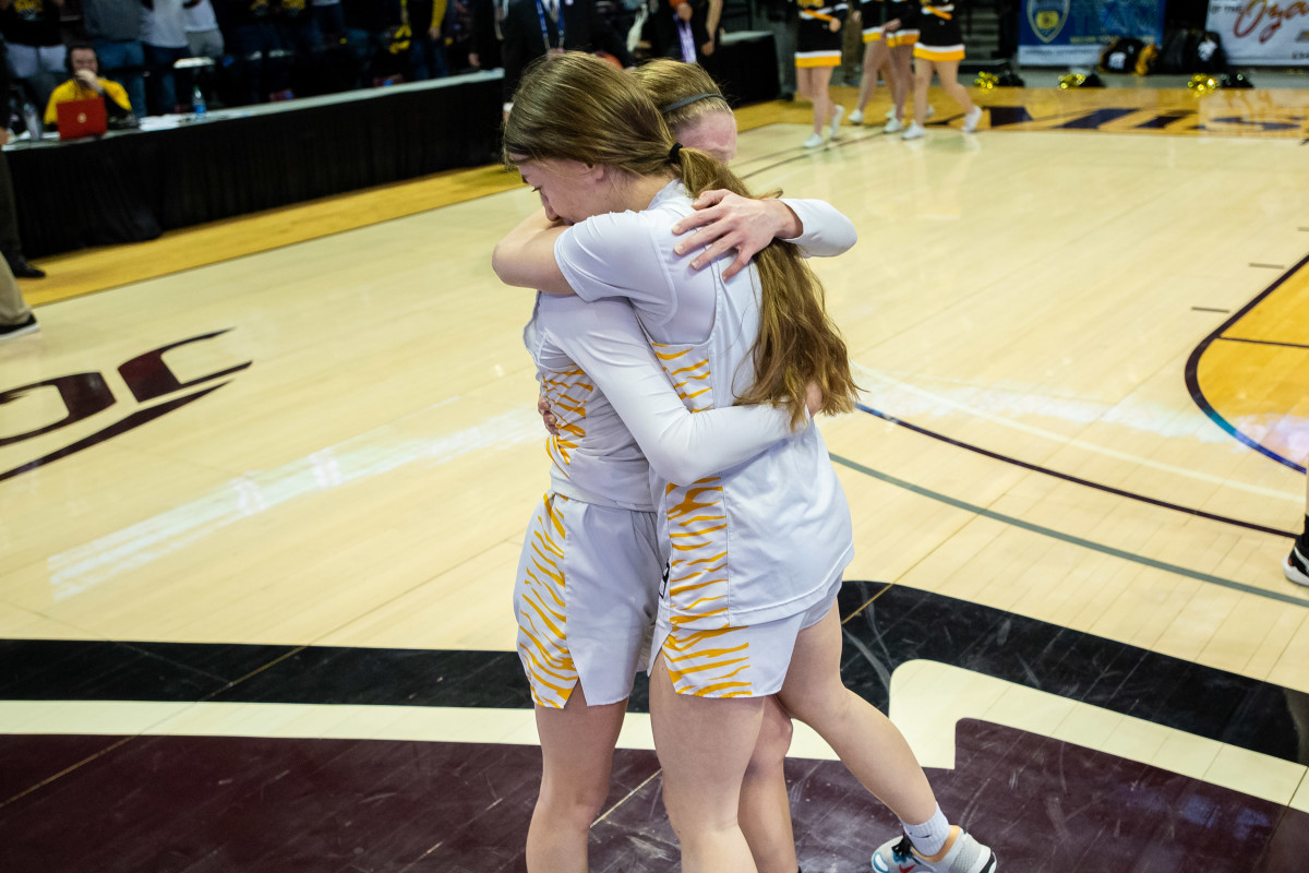 Well-Nap gets revenge, beats Ellington in Class 2 girls basketball ...