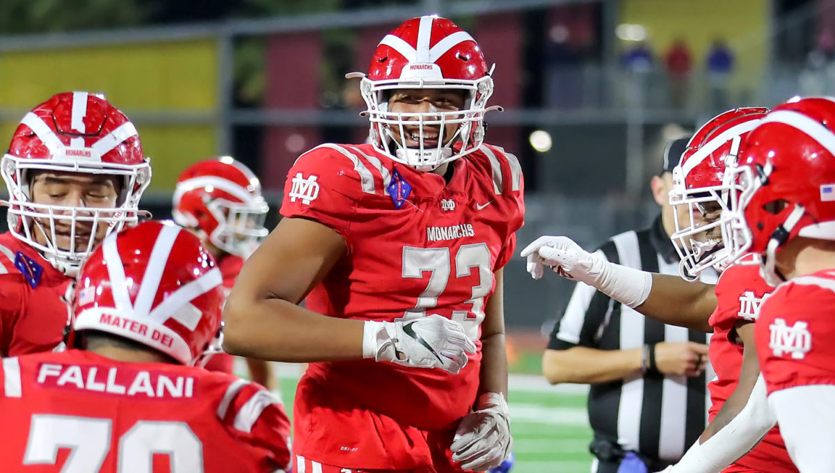 Brandon Baker, nation's No. 2 offensive tackle in 2024, high on Oregon ...