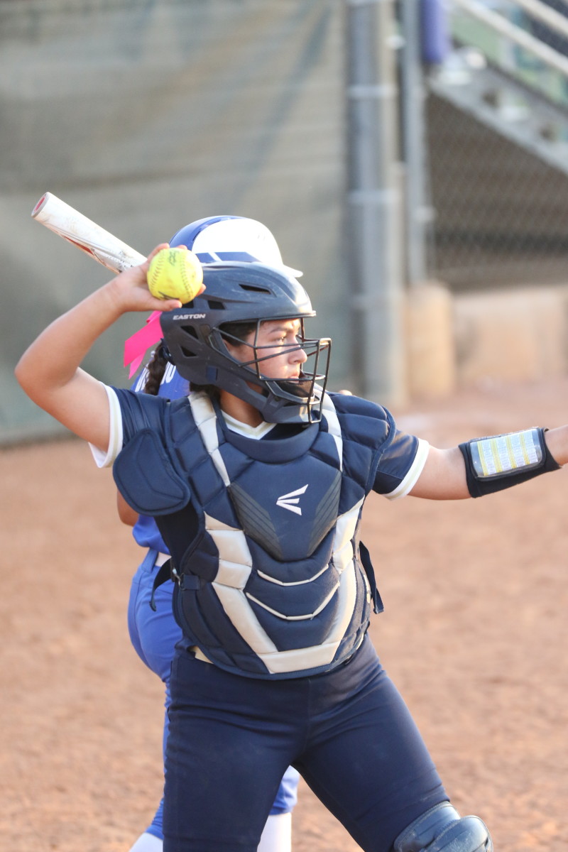 Del Rio holds off Laredo Alexander 11-9 in District 30-6A softball ...